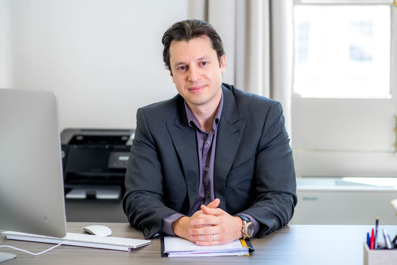 Dr Michael Yunaev: A source of great confidence in breast surgery - The ...