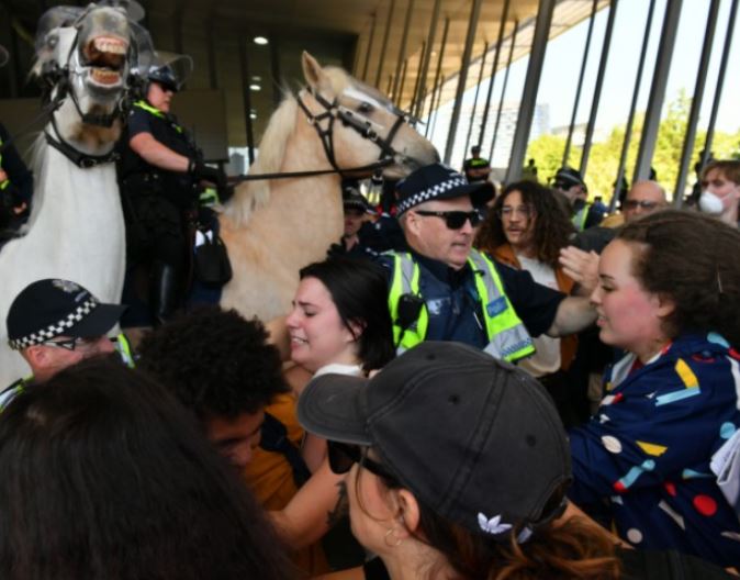 This is what the Victorian Police calls 'reasonable' force - The Big Smoke