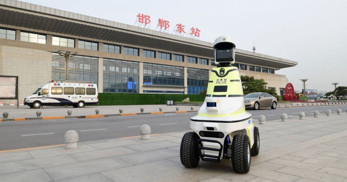 China rolls out more robots to police their populace - The Big Smoke
